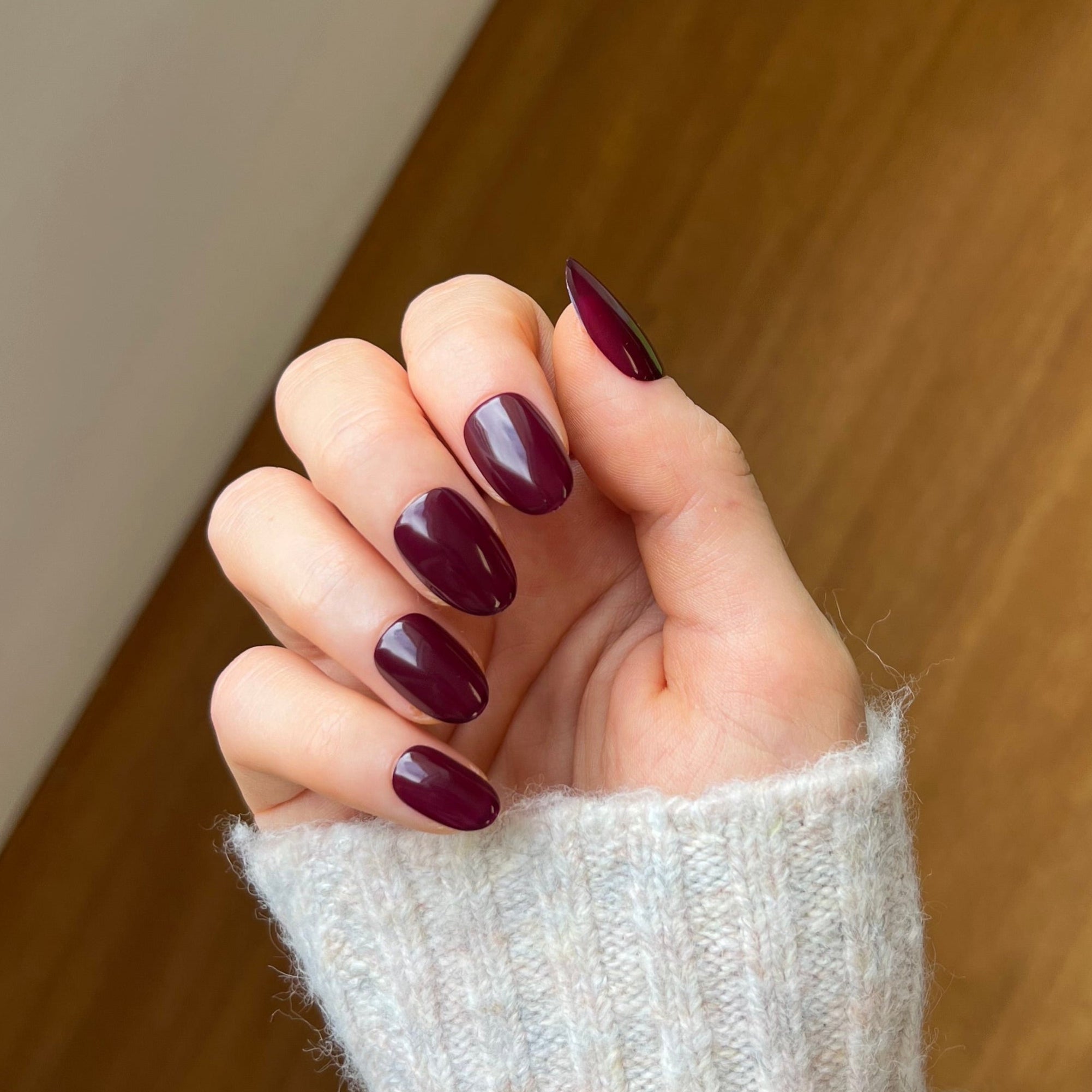 Royal Plum (Short Oval) – Mani Muse